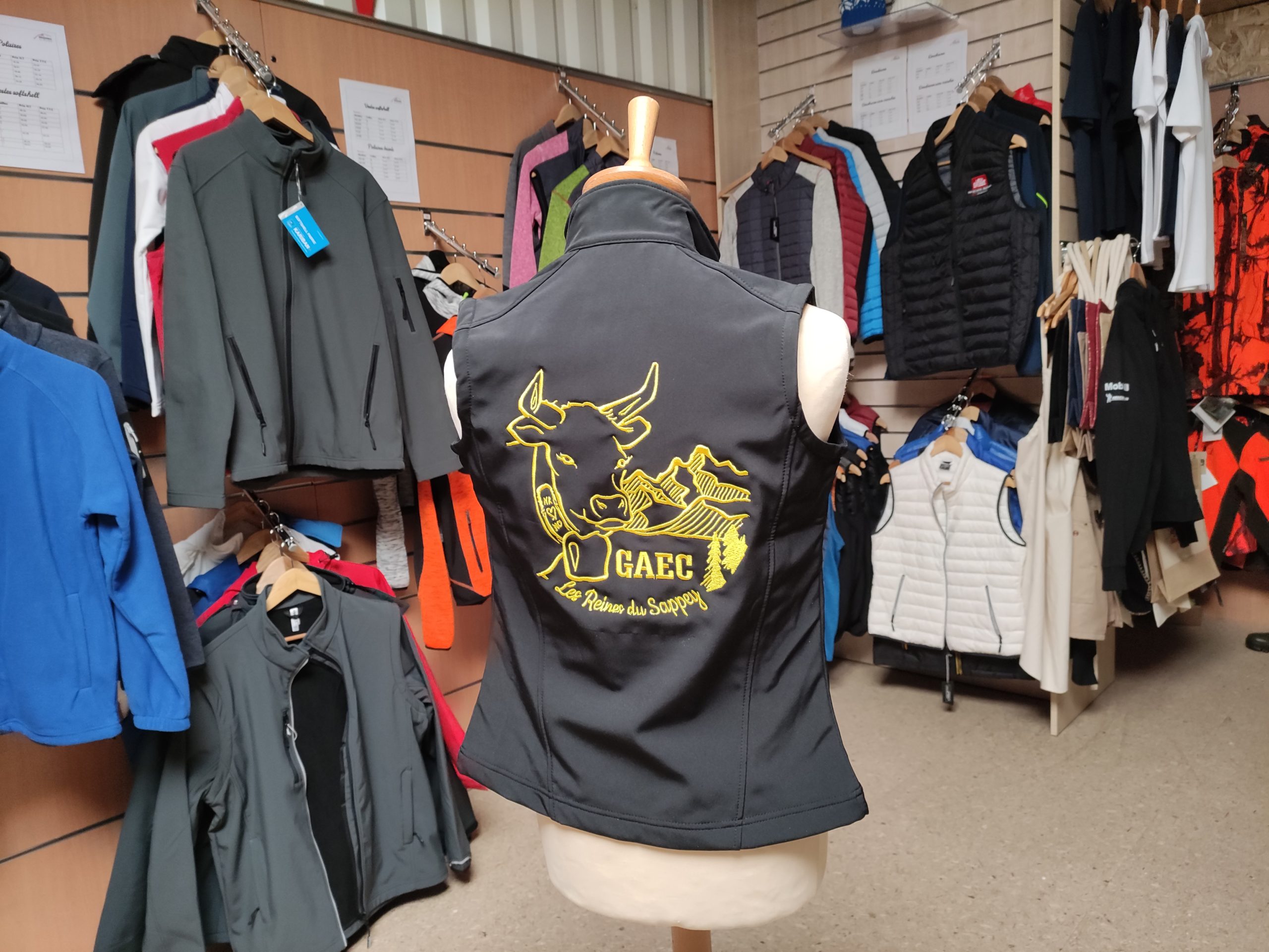 Tous nos conseils pour floquer des softshell - Broderies du Revard
